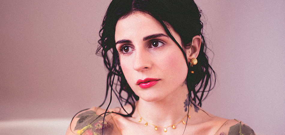 Annabel Jones & AObeats collaborate on ”Strangers” – EARMILK