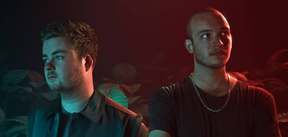 DROELOE wow with emotionally complex debut EP “A Moment In Time” – EARMILK