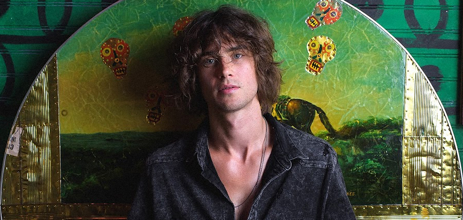 Cobi serenades “Silent Night” – EARMILK