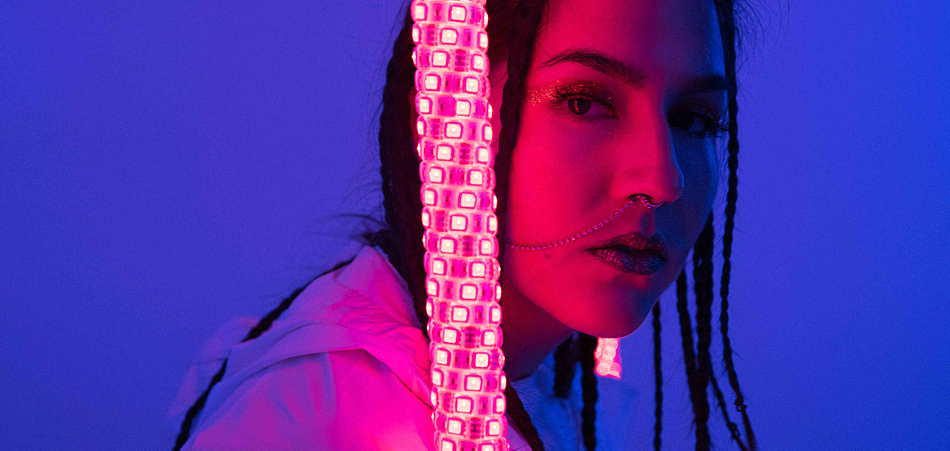 Sara Daoud traverses into deep “Space & Time” – EARMILK