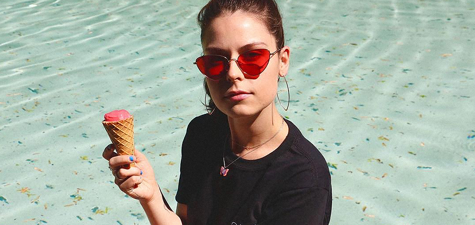 Claire Ridgely rises up from “Days Under the Sun” – EARMILK