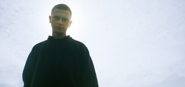 George Gretton debuts with art-pop single "Tread Water" - EARMILK