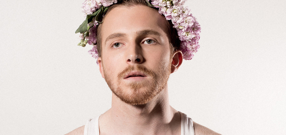 Zander Hawley reflects on FOMO and love on “Forest Fire” – EARMILK