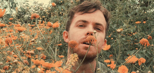 Meija delivers gentle and lighthearted single “Buttons” – EARMILK