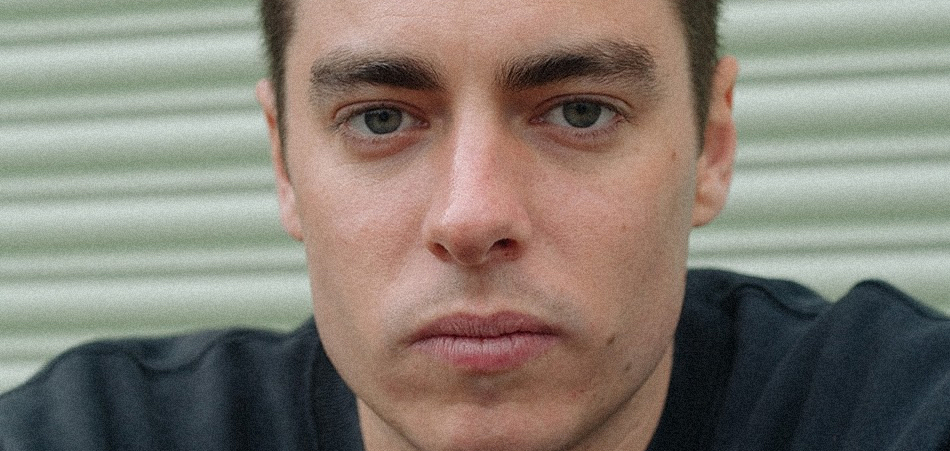 Charlie Banks wakes us up for ‘One Morning In Staines’ – EARMILK