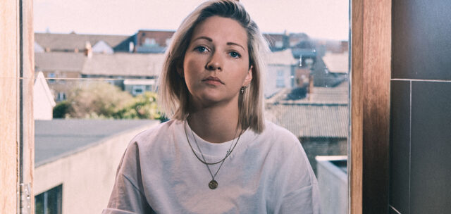 Ailbhe Reddy shares energetic new single “Looking Happy” – EARMILK