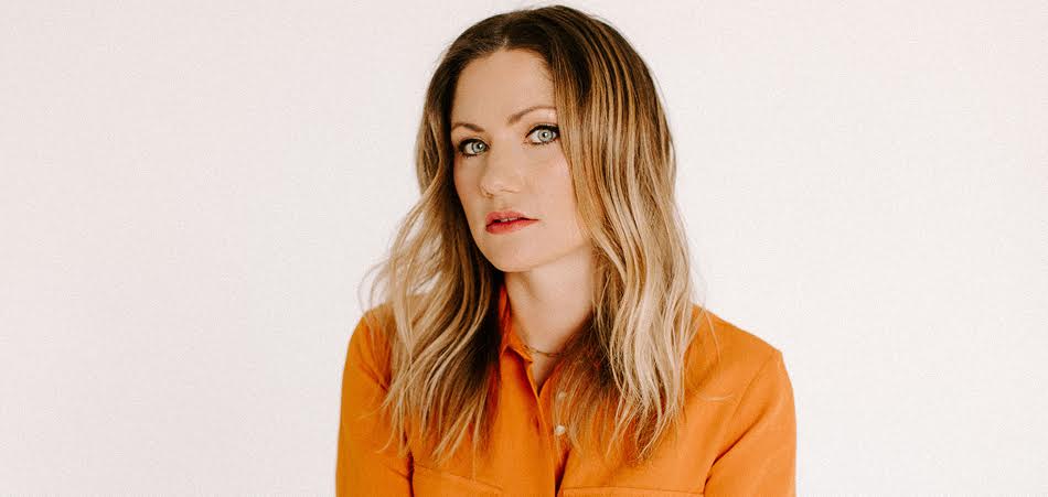 Elise Hayes has a “Human Heart” in stunning new single – EARMILK