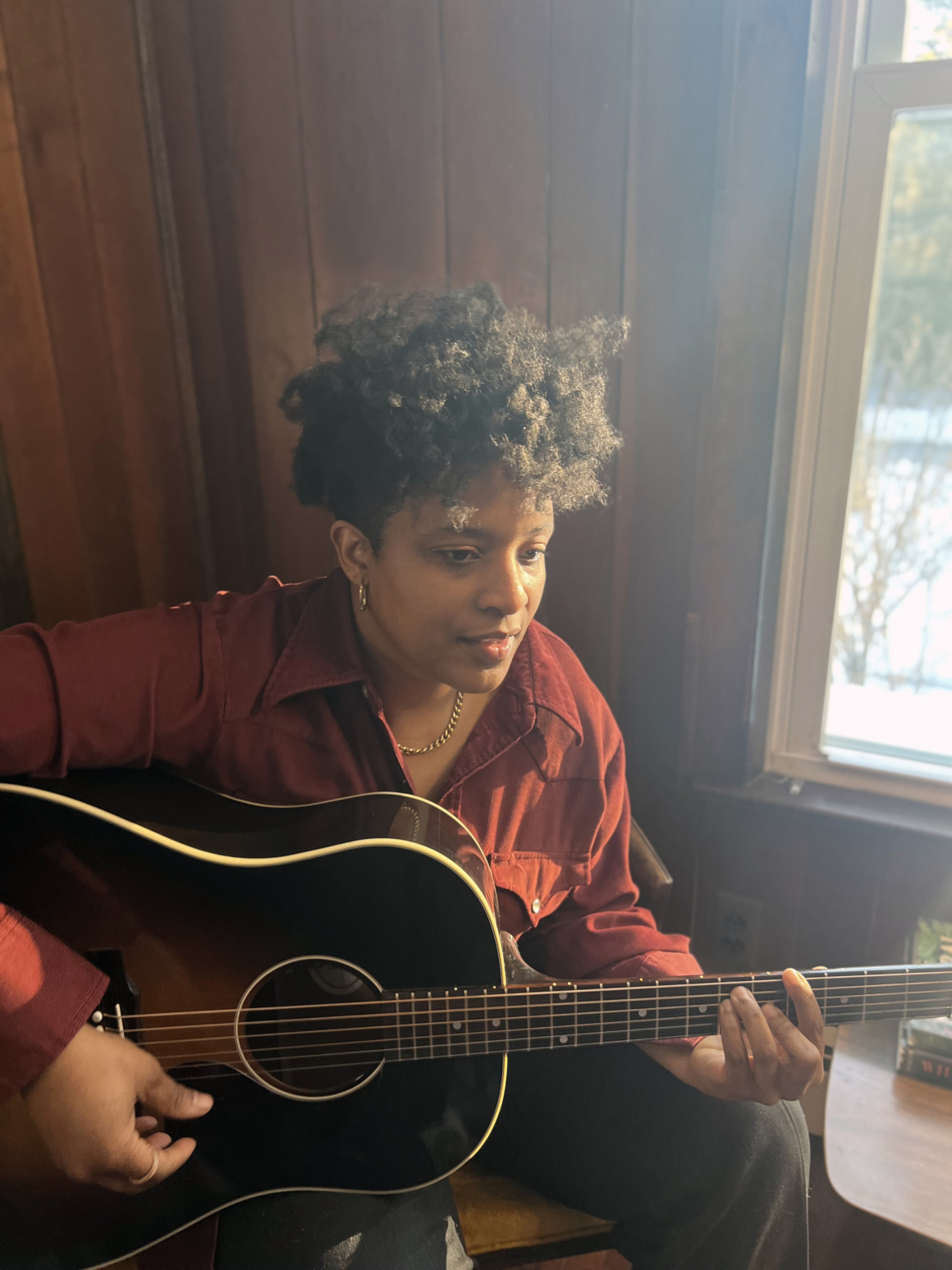 Emerging folk musician Denitia drops nostalgic production “Old Friend ...