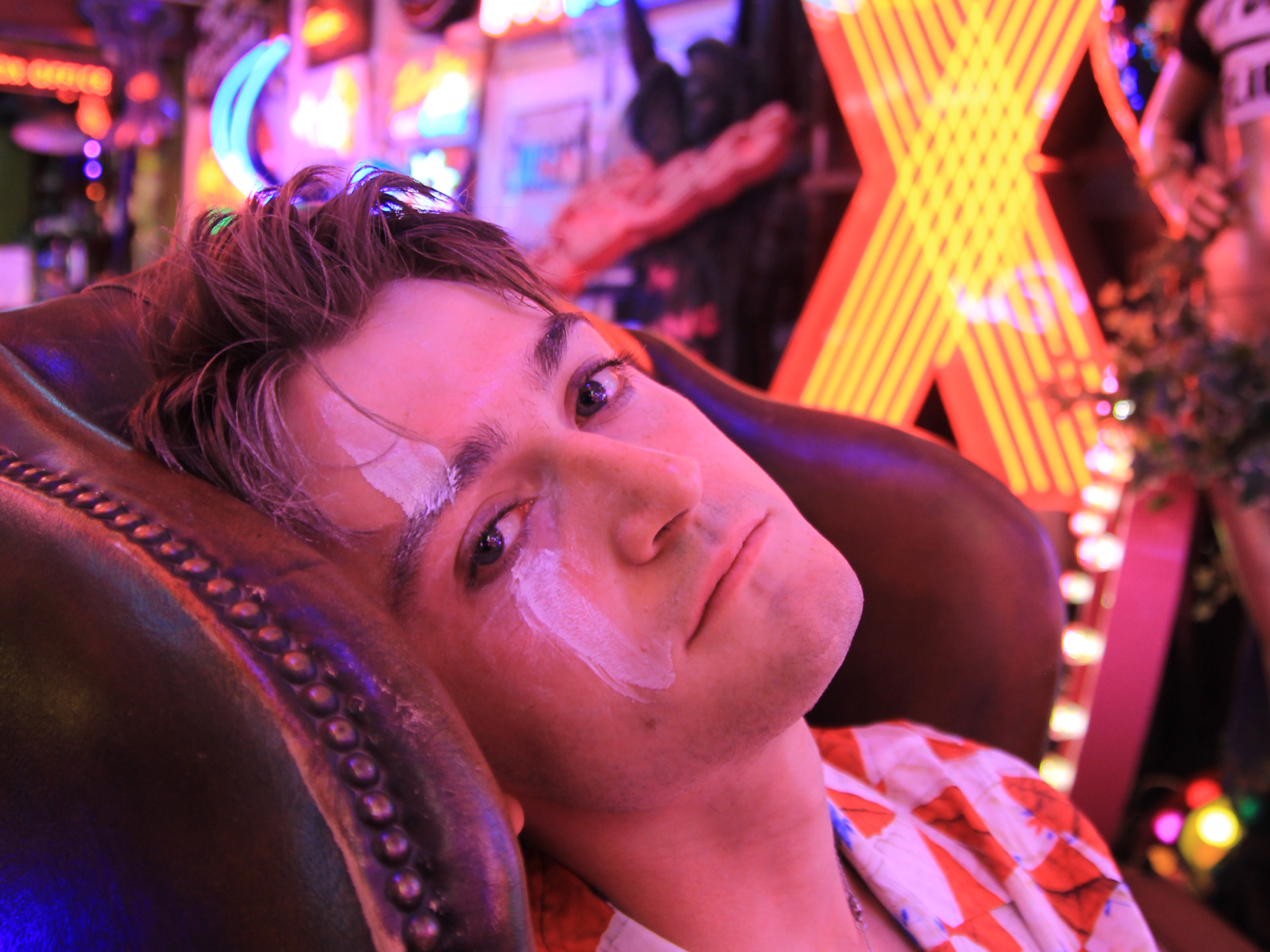 Heath240 shares charismatic visual for “License Plate” – EARMILK
