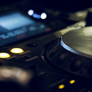 Contact Us – EARMILK