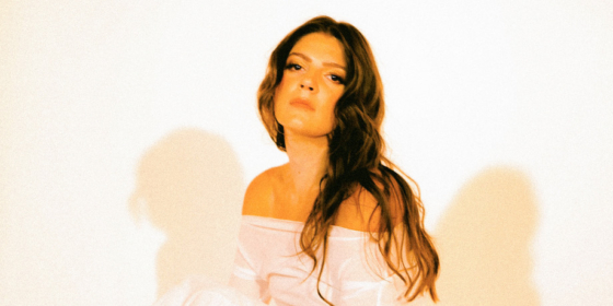 Julia Kahn takes us along on her ‘Heroine’s Journey’ on debut EP – EARMILK