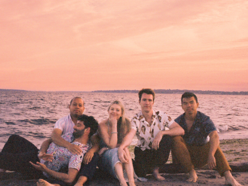 Tom Rasmussen is grabbing attention with “Look At Me” – EARMILK