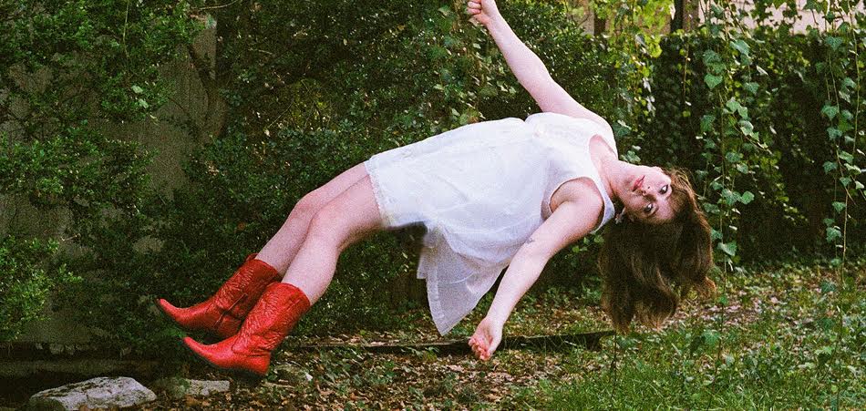 Caelin shares emotive new single “nobody’s home” from debut EP – EARMILK