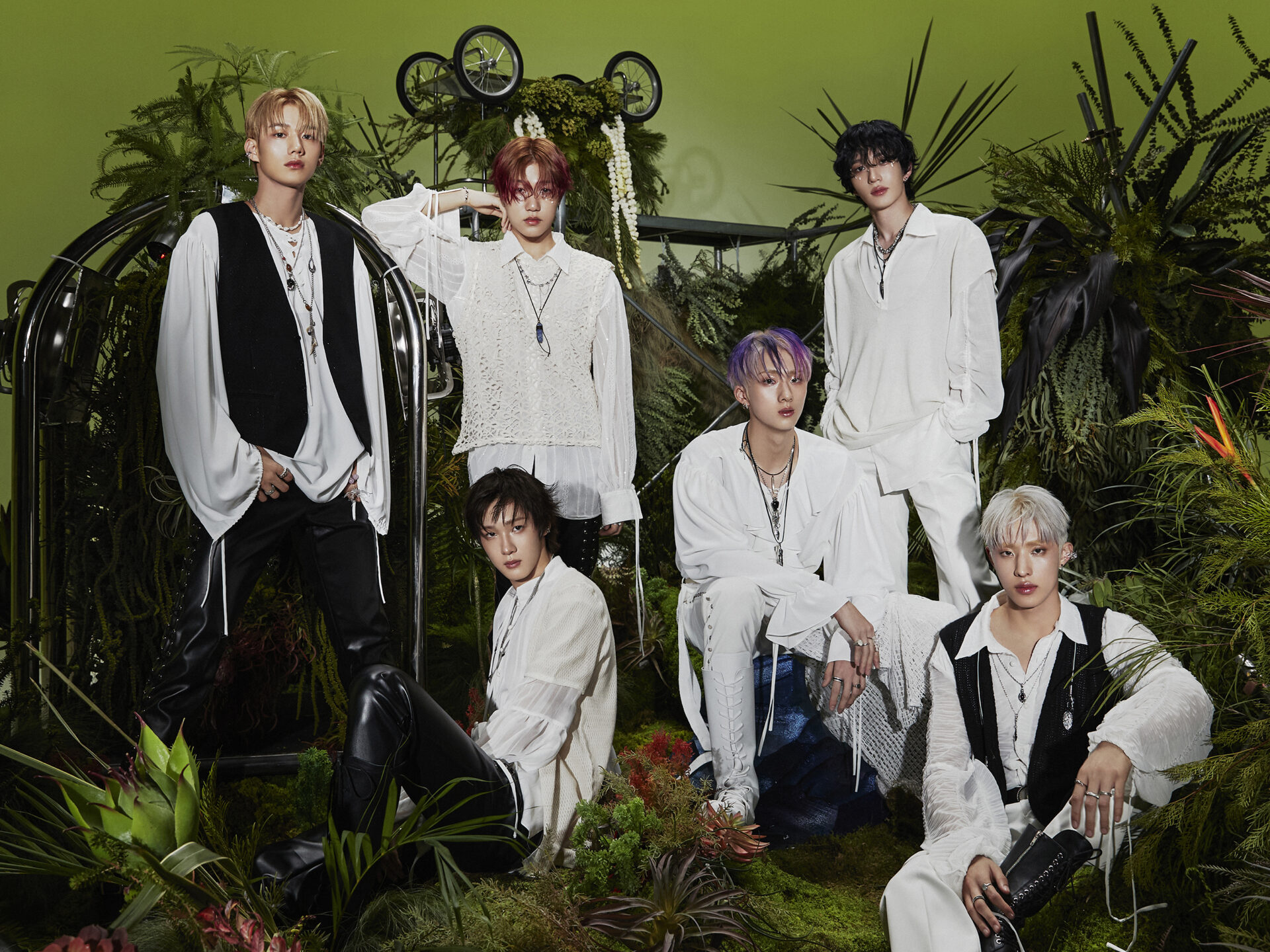 Girls’ Generation-Oh!GG make their fierce debut with “Lil’ Touch” – EARMILK