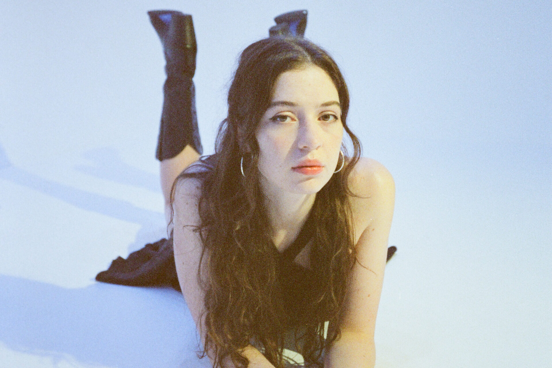 Alaska Reid cooks up another piping-hot indie rock effort with “French ...