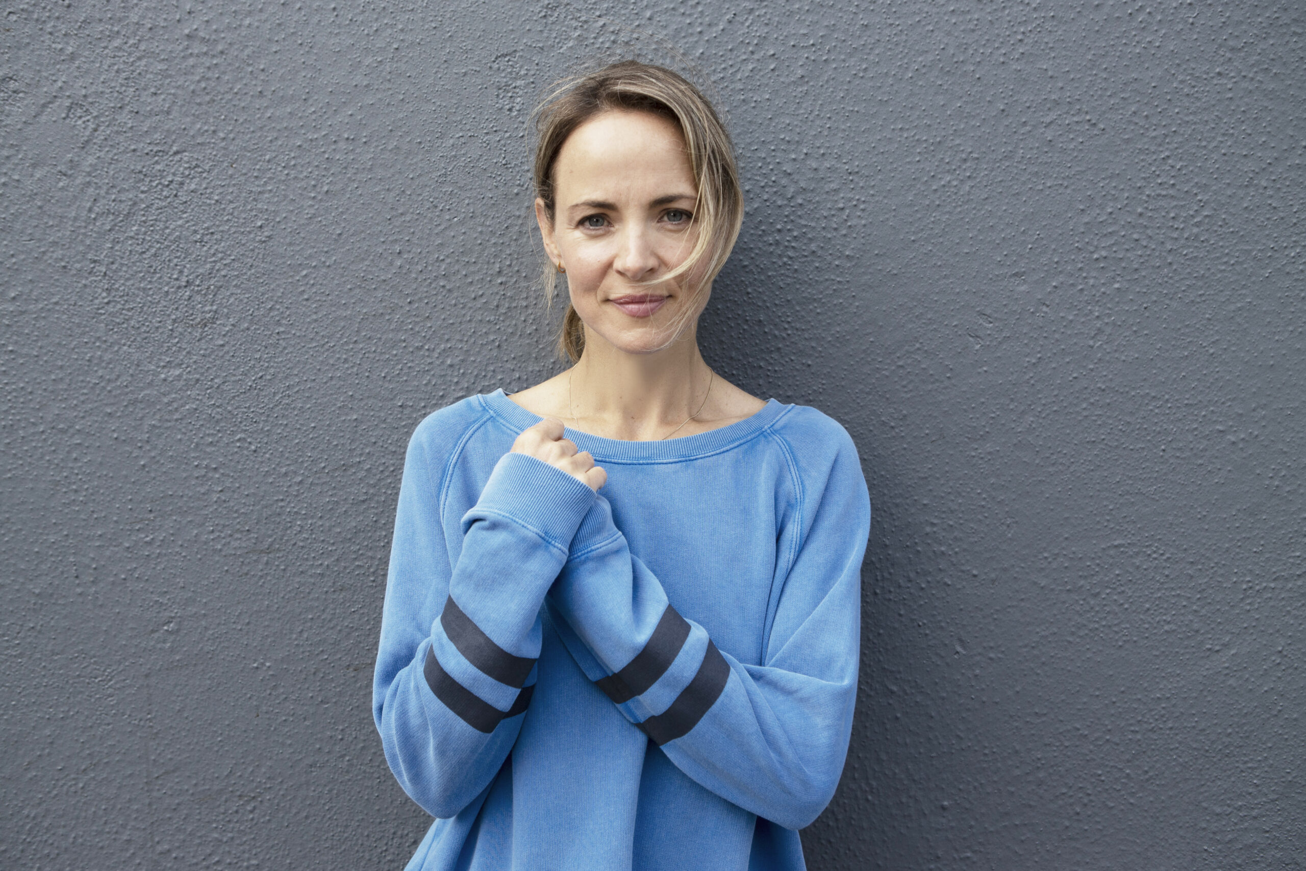 Gemma Hayes captures the intense need for connection on “High & Low ...