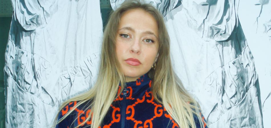 Glowe shares polished pop track “Bad Ideas” – EARMILK