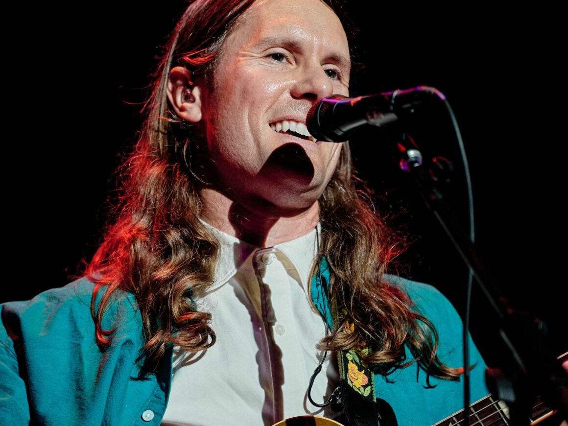 Bastille - Other People's Heartache [Exclusive] - EARMILK