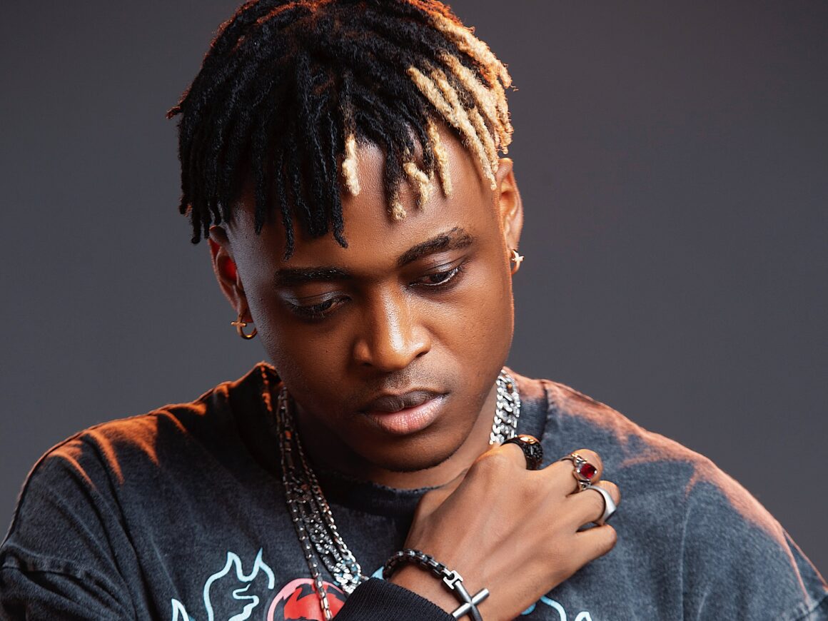 Lizzie Berchie implores us in “Don’t Get Ahead of Yourself” – EARMILK