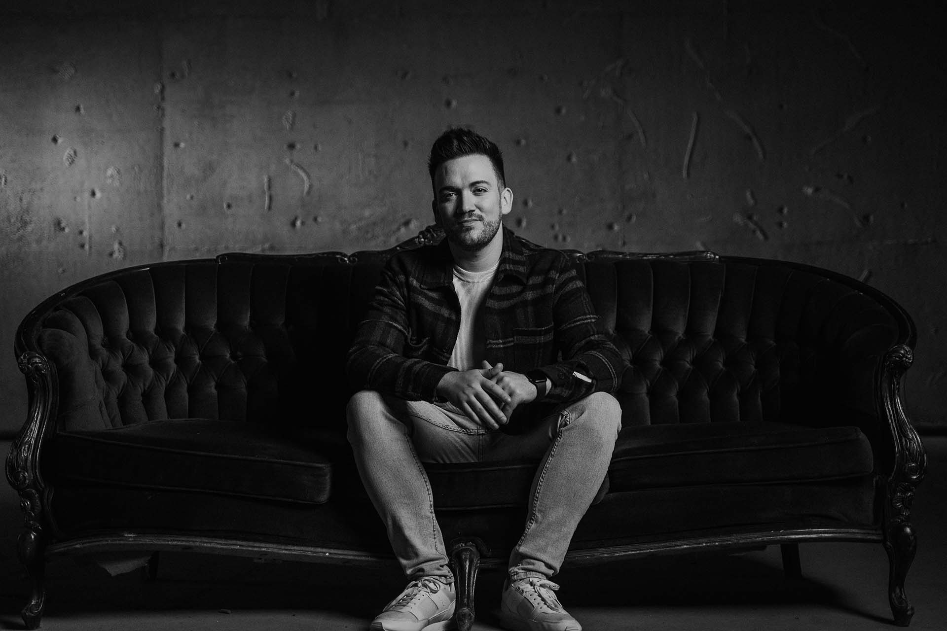 Kyle Richardson presents a new visual for “Anything” – EARMILK