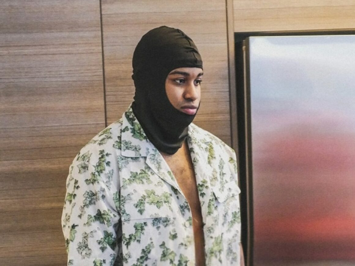 Earmilk Interview: The Neighbourhood - EARMILK