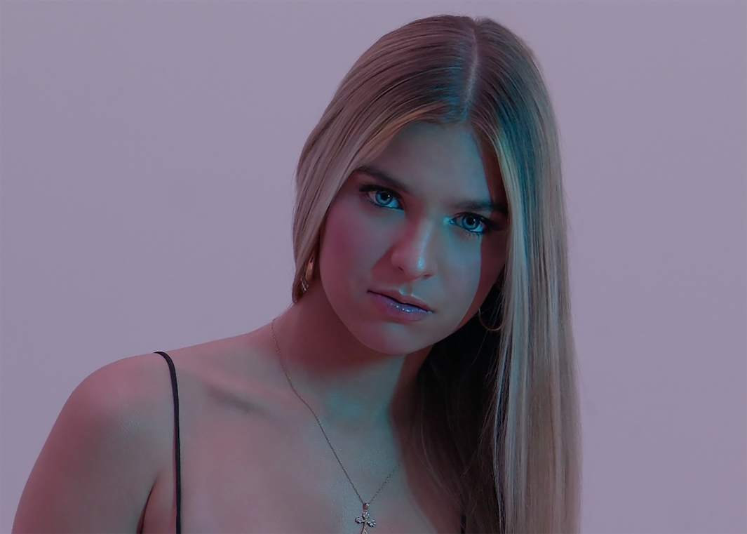 Naomi Jane’s “Never Let Go” is heartfelt and sonically gorgeous – EARMILK