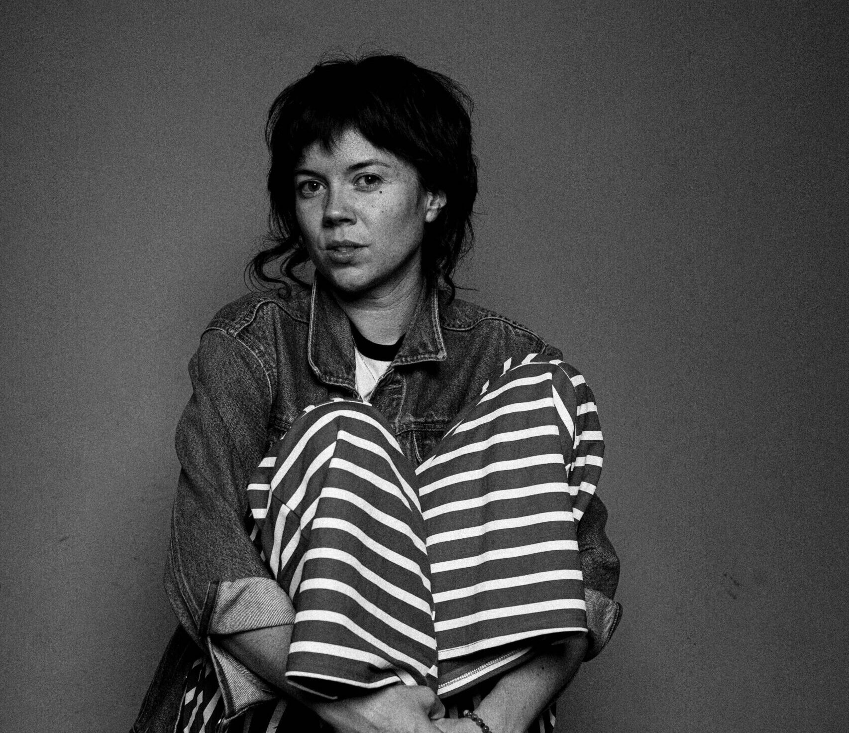 Sam Stokes presents an emotion in her debut album ‘Common Ground’ – EARMILK