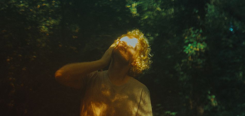 Samuel Blaney delivers the colourful sonics of “Paradise” – EARMILK