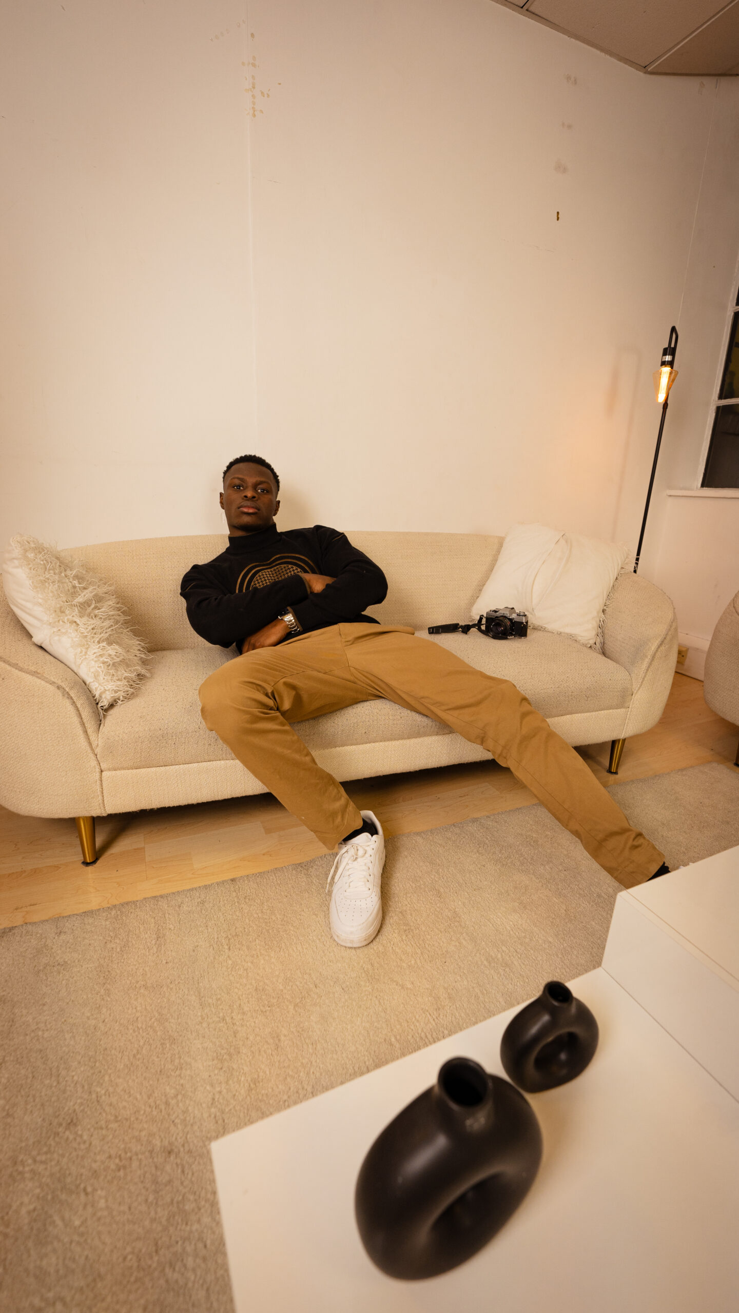 J Swave shares video for his new single “Round and Round” [Video] – EARMILK