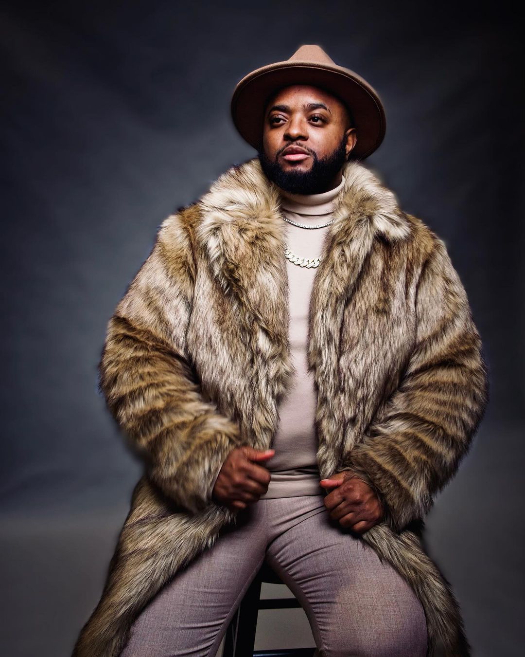 Cliford Gray crafts hip-hop with purpose on “City of God” – EARMILK