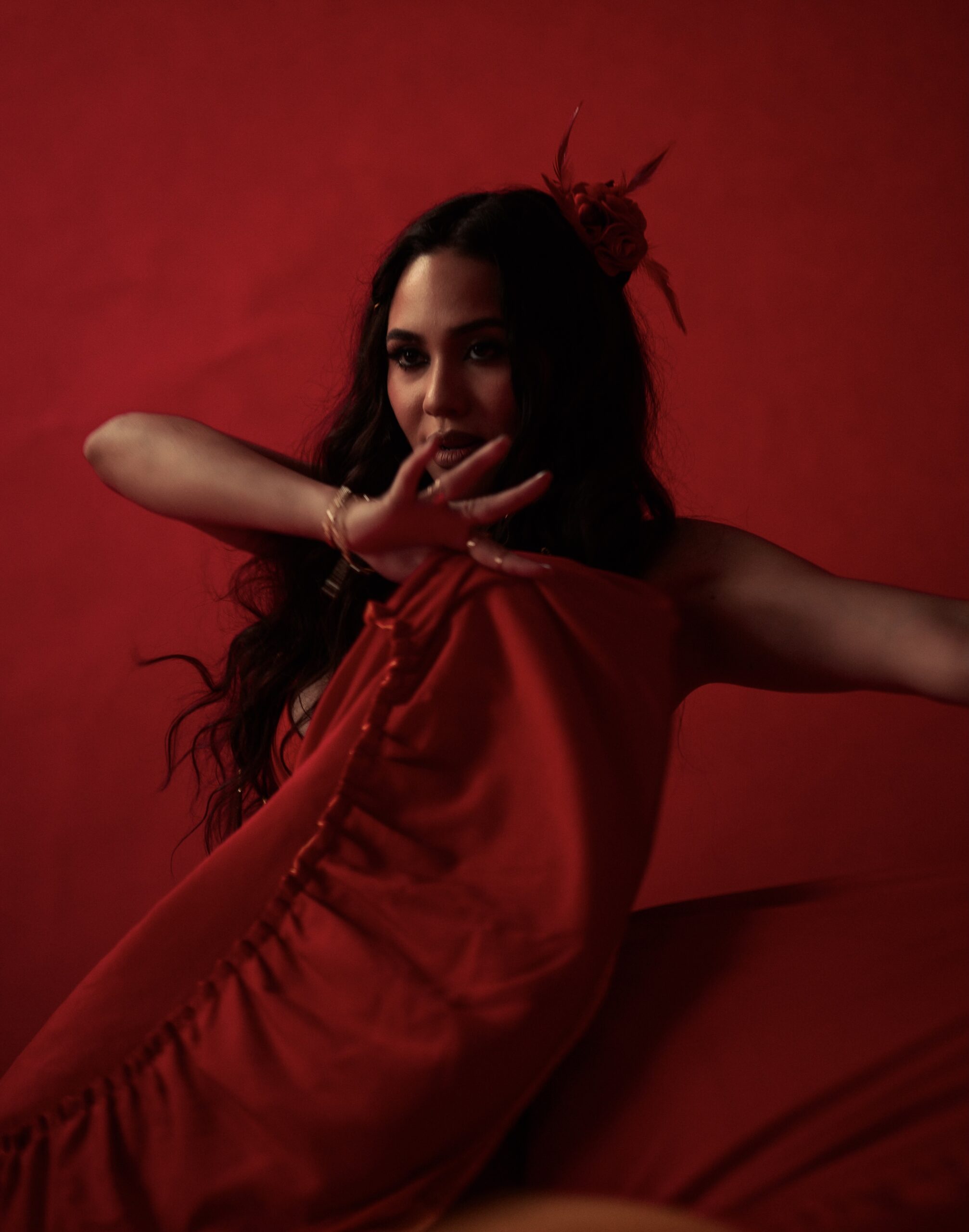 Shantal Vella drops a vibrant new song, “Apuesto” – EARMILK