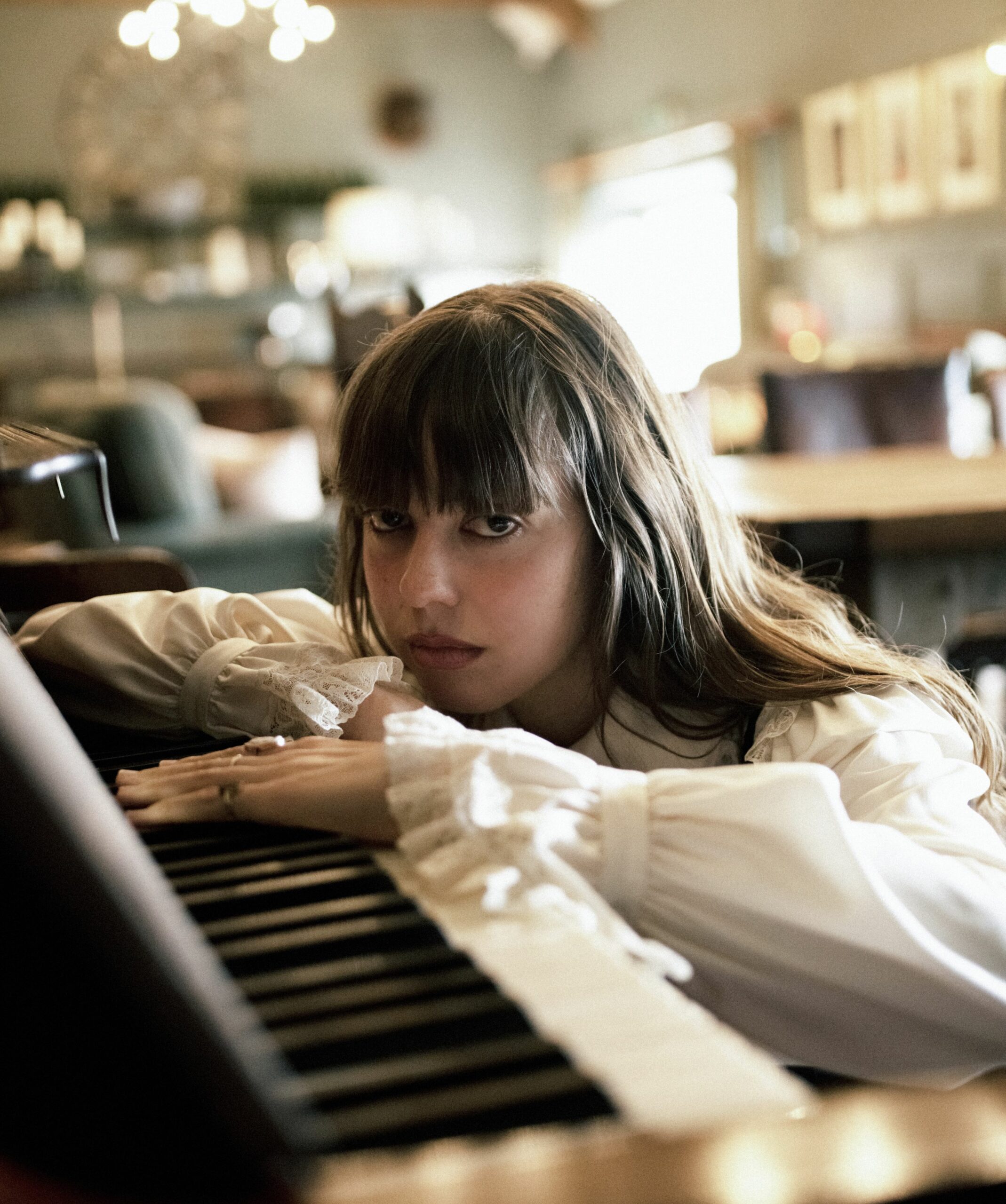 Diane Birch sees “Shade” even underneath the sun – EARMILK