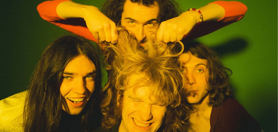 The Love Buzz share fuzzy banger “Pretty Happy Alone” – EARMILK