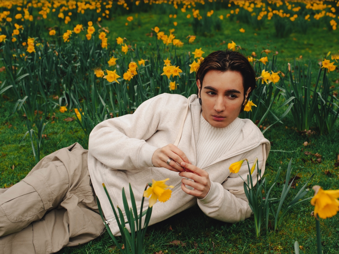 1tbsp shares an unapologetically fun, eccentric new single “Limosina ...