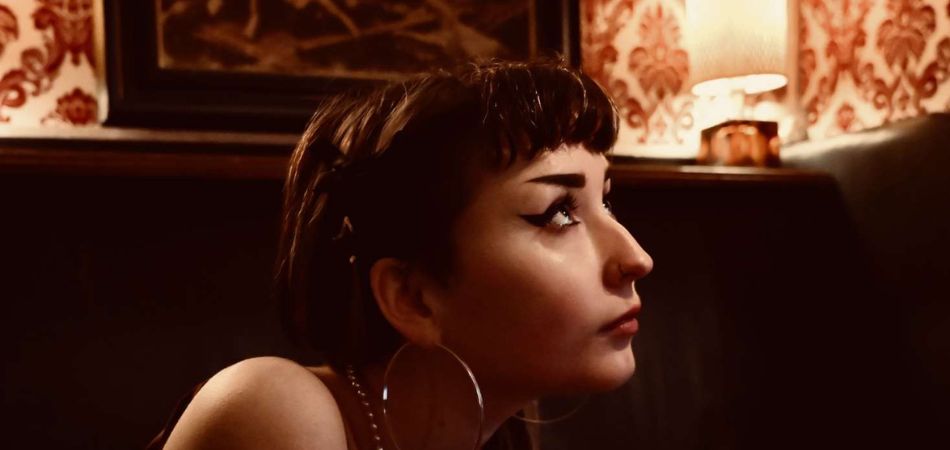 HANNAHBELLA Unveils Vibrant New Single “Can’t Let You Go” – EARMILK