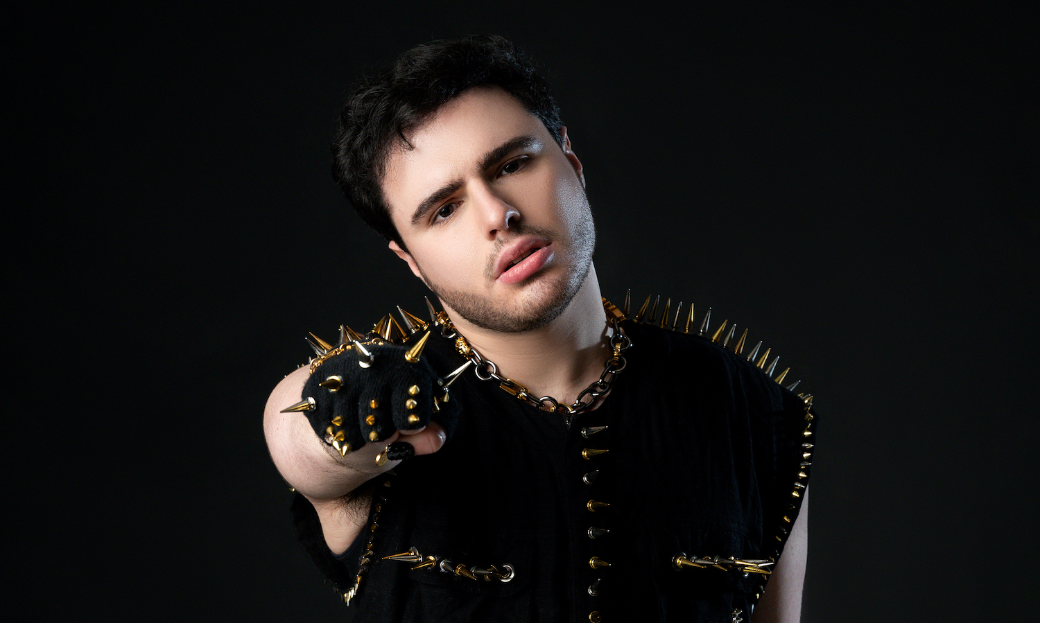 MkX is a “MAN ON A MISSION” in new single and [Video] – EARMILK