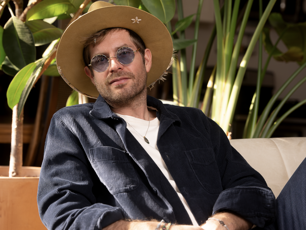 Michael Calfan excels in new sound on "Sydney's Song" - EARMILK