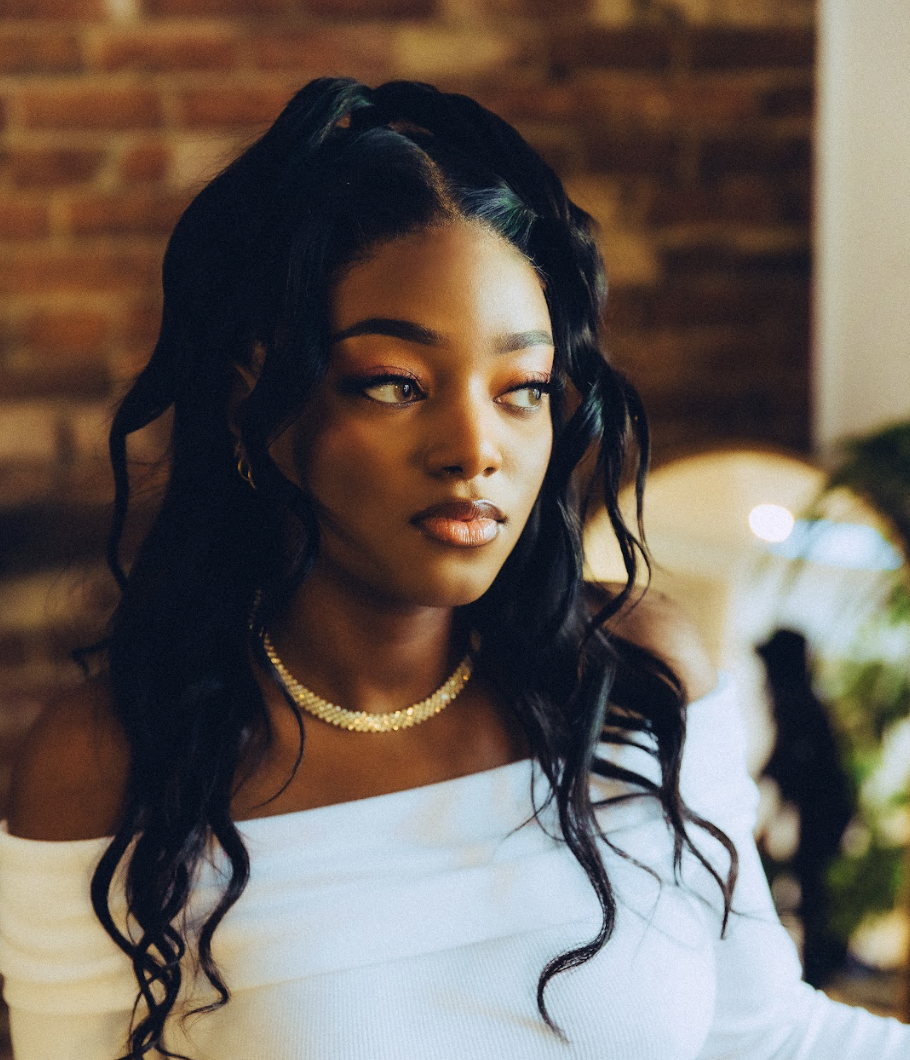 Maeesha b shares R&B collection of love songs ‘If Only U Knew’ – EARMILK