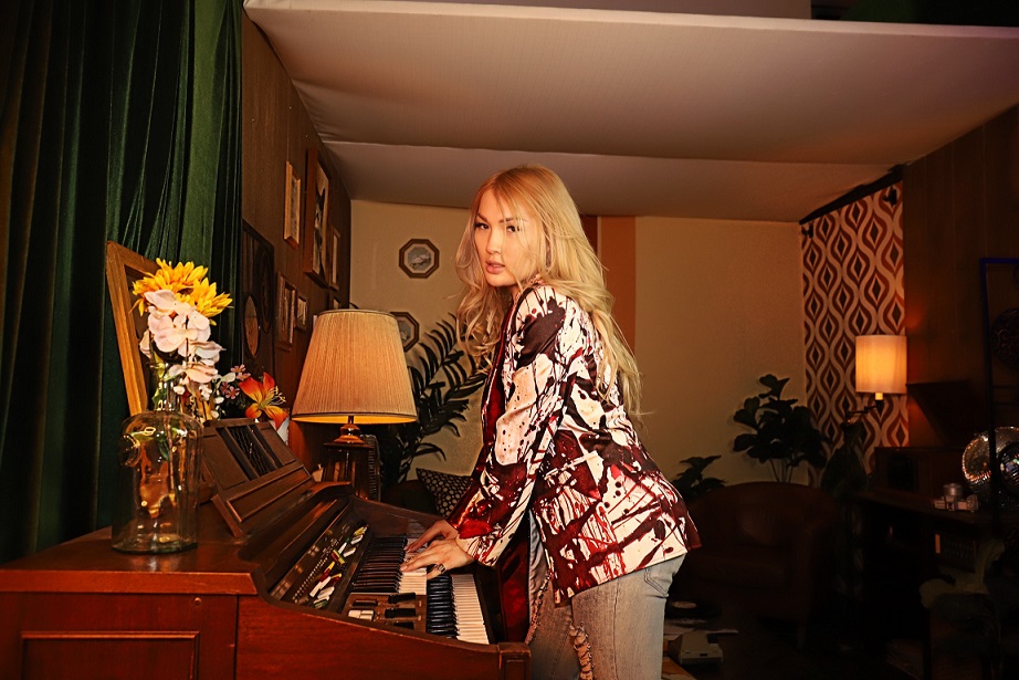 Allison Kane shares sharp pop-punk offering “Next Life” – EARMILK