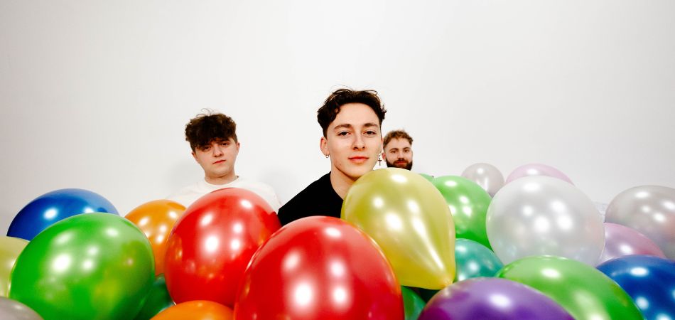 Cambridge Indie Rockers LAY / BYE Drop New Single “Love Songs Are ...