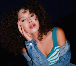 Riley Roth shares a heartfelt single, “Give Me Away” – EARMILK