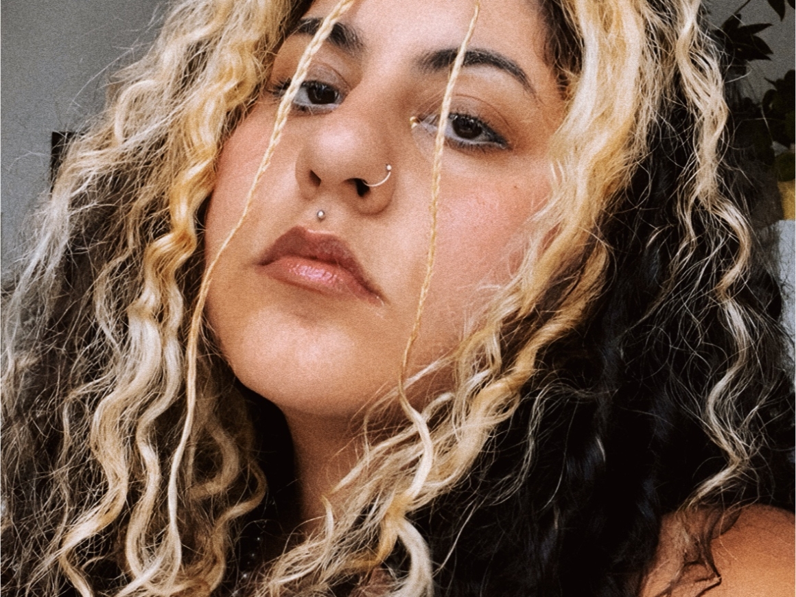 Chandra delivers festive feels with new anthem “Christmas Hugs” – EARMILK