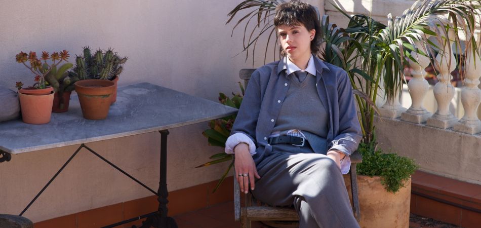 Bella Gate releases a captivating live version of “Drink With Me” – EARMILK