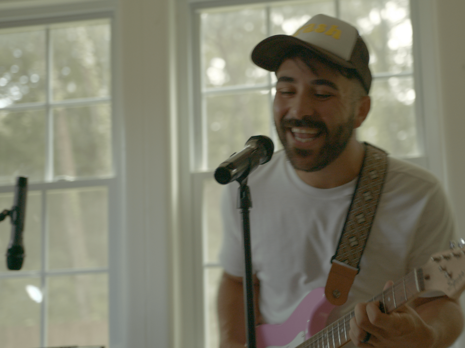 Absnt Mind Re-ignite Boyband Culture With “No Strings” – EARMILK