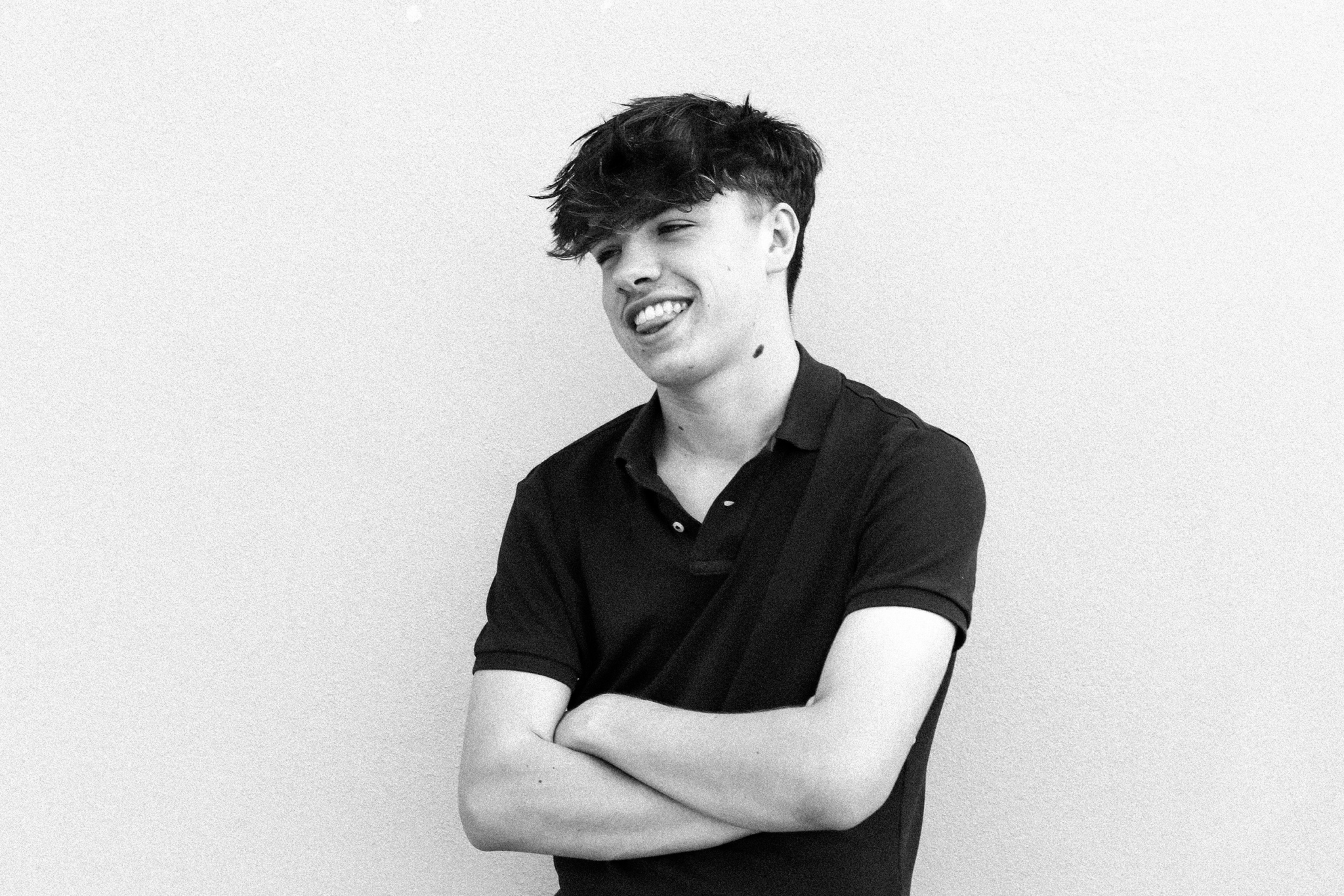 Harry Eley breaks free with “Thinking of You” – EARMILK