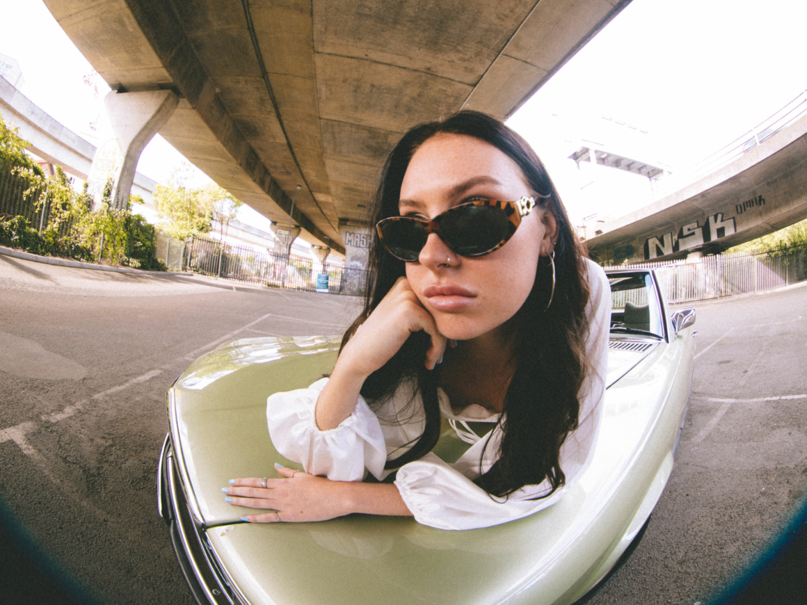 Absnt Mind Re-ignite Boyband Culture With “No Strings” – EARMILK