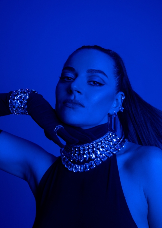 Poli Zizak is ready to “Shine” – EARMILK