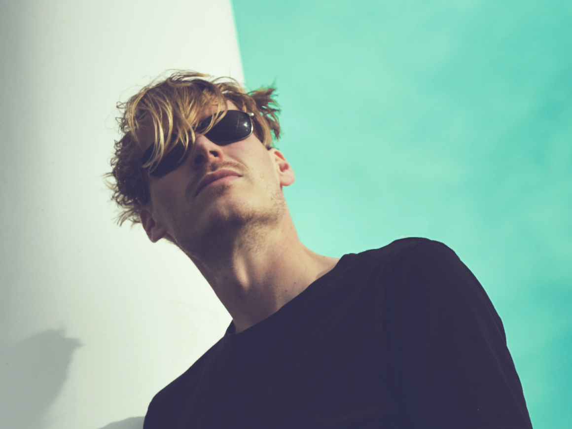 R&B Singer Sailorr Announces Debut Album with “SINCERITY” – EARMILK