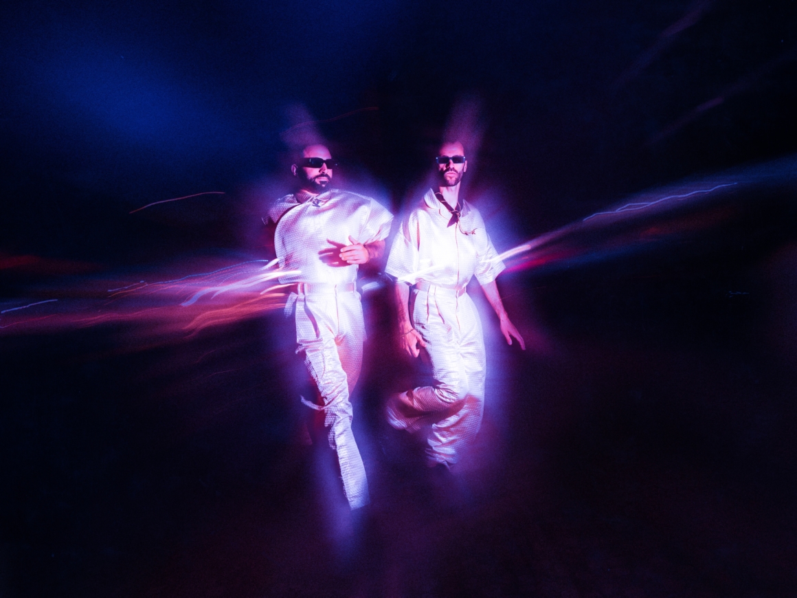 Noah XO’s “FEVER” blurs the line between passion and pain with alt-pop precision – EARMILK