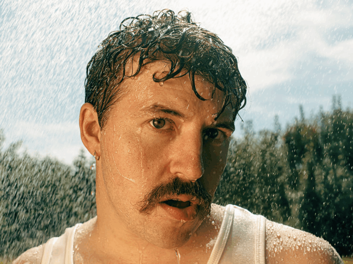 Isabel LaRosa Returns with Glittery New Single – EARMILK